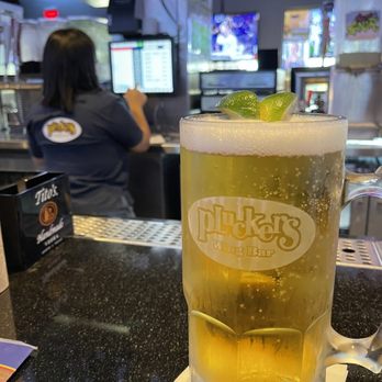 PLUCKERS WING BAR - CITYVIEW - Updated July 2024 - 99 Photos & 149 ...