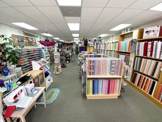 QUILTS LIKE CRAZY AND EMBROIDERY - Updated July 2025 - 25 Photos & 10 ...