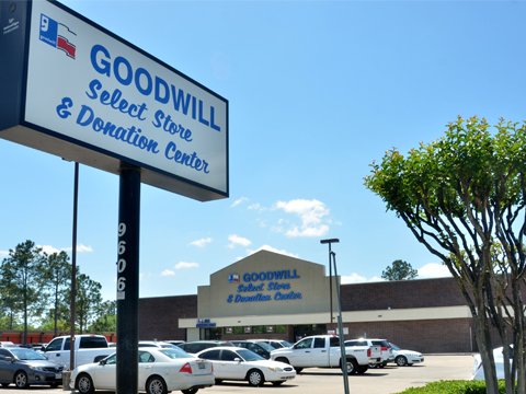 GOODWILL THRIFT STORE AND DONATION CENTER - Thrift Stores - 9606 ...