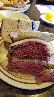 NEW YORK DELI NEWS - Updated February 2025 - 273 Photos & 552 Reviews ...