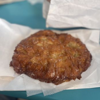 TRACKSIDE DONUTS - Updated May 2025 - 196 Photos & 261 Reviews - 28001 ...