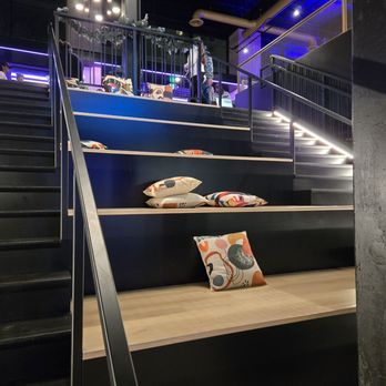 BIRDEEZ - Updated July 2025 - 227 Photos & 71 Reviews - 151 N Sierra St ...