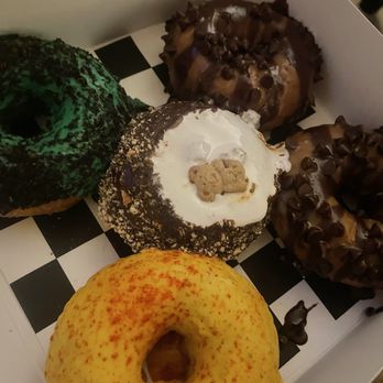 PURVÉ DONUT STOP - Updated October 2025 - 1500 Photos & 450 Reviews ...