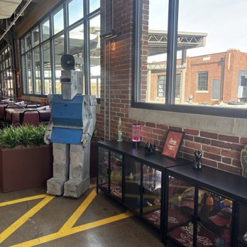 SHIN DIG - Updated June 2025 - 243 Photos & 68 Reviews - 1351 Roosevelt ...