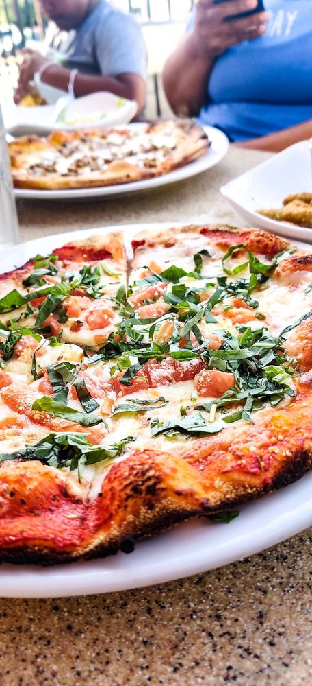 STUFT PIZZA BAR & GRILL - 545 Photos & 882 Reviews - Pizza - 78015 Main ...