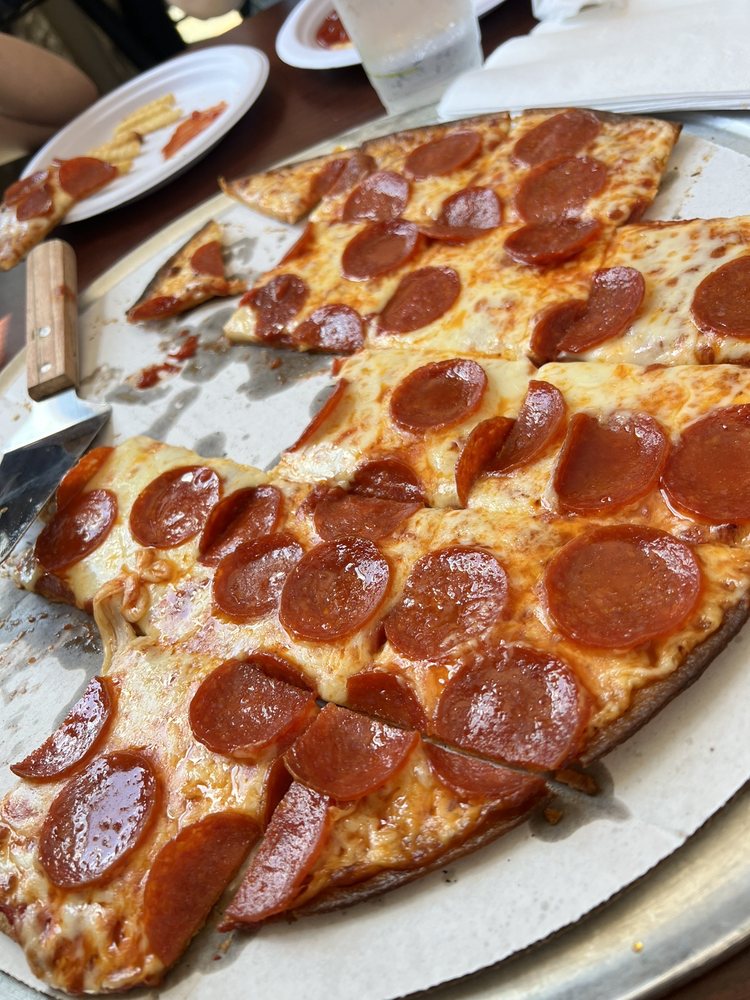 WAVERLY INN PUB & PIZZERIA - Updated August 2025 - 40 Photos & 61 ...