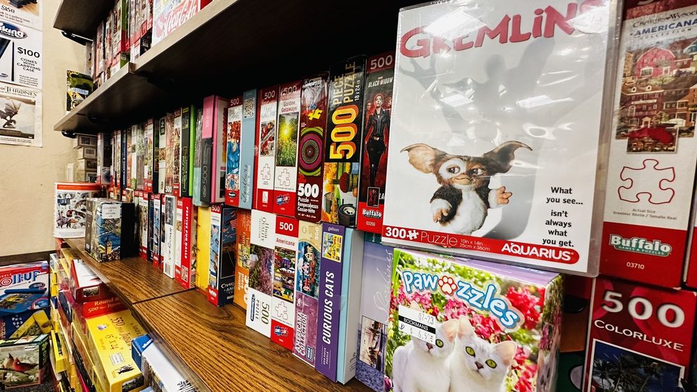 BOOKMANS ENTERTAINMENT EXCHANGE - Updated September 2024 - 144 Photos ...