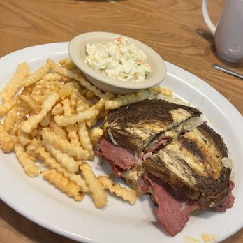 BROADWAY DINER - Updated December 2025 - 75 Photos & 97 Reviews - 1380 ...