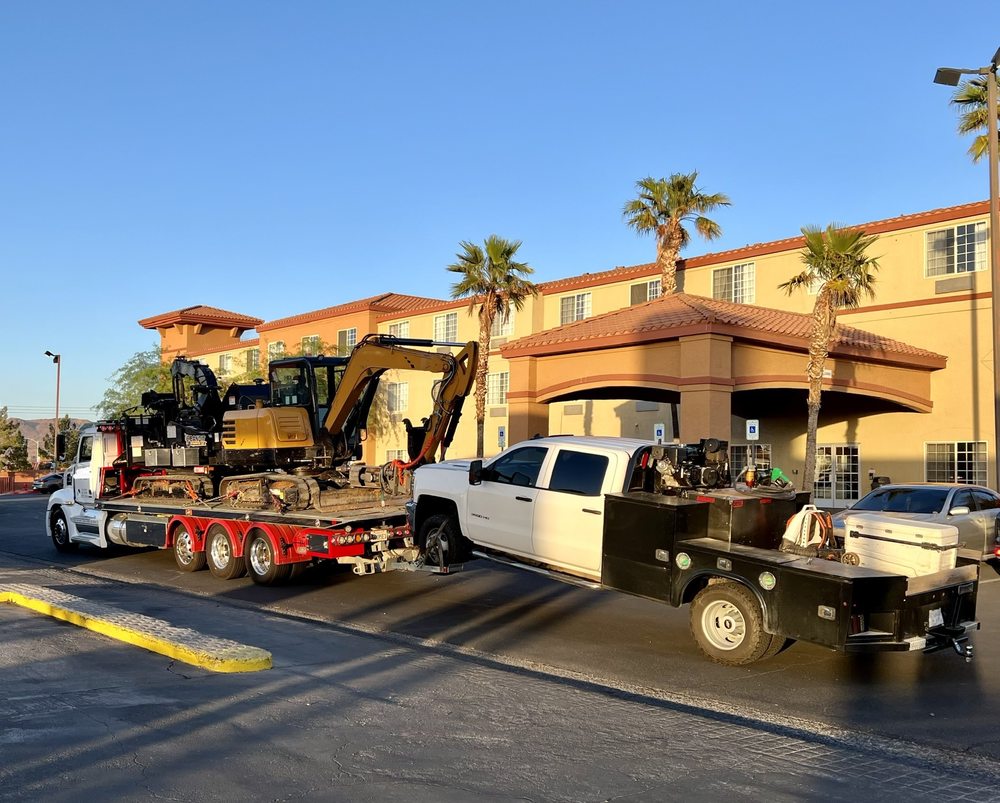 DARK KNIGHT AUTO RECOVERY - Updated October 2025 - 24 Photos - Grass ...