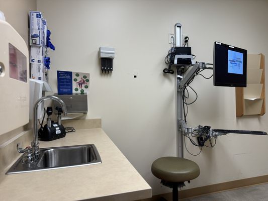 FACEY URGENT CARE - MISSION HILLS - Updated May 2026 - 26 Reviews ...