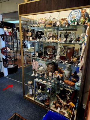 THE FEED STORE ANTIQUE AND COLLECTIBLES MALL - Updated July 2025 - 69 ...