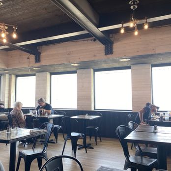 LITTLE PUB - Updated September 2025 - 377 Photos & 190 Reviews - 10 ...