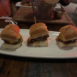 FINNEY’S CRAFTHOUSE - GOLETA - Updated July 2025 - 110 Photos & 63 ...