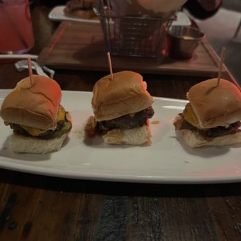 FINNEY’S CRAFTHOUSE - GOLETA - Updated March 2025 - 81 Photos & 42 ...