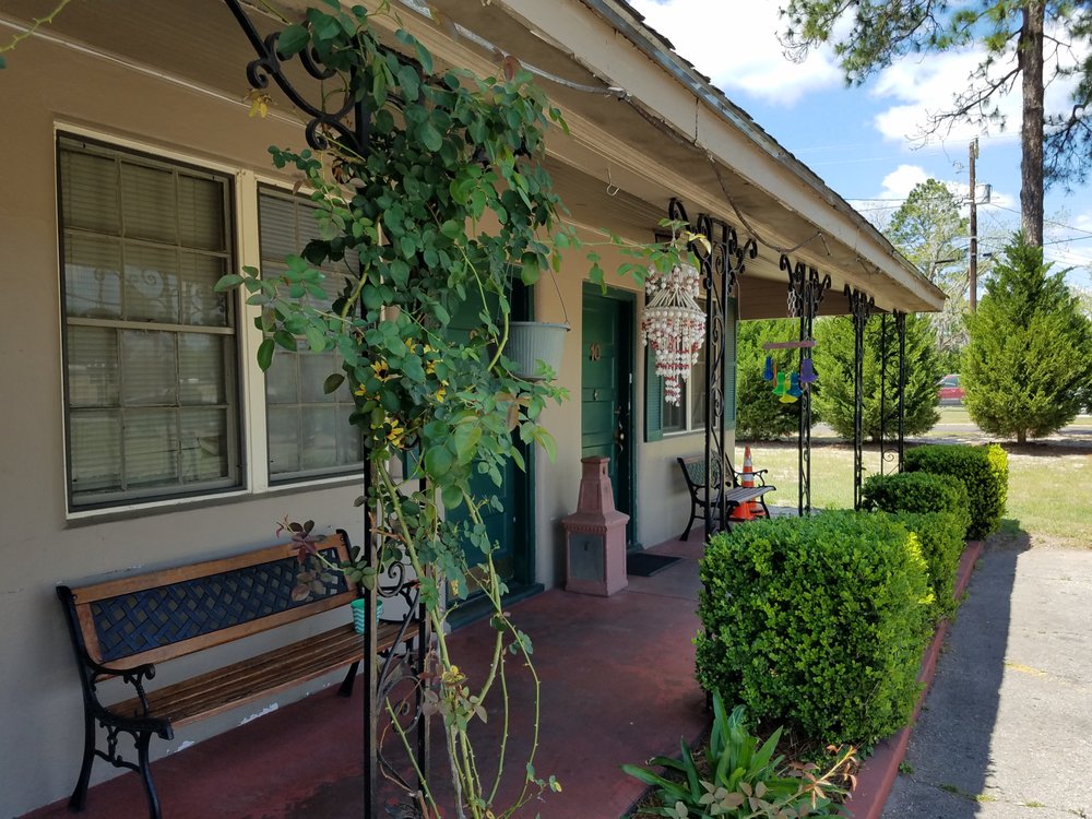 LAKELAND INN - CLOSED - Updated December 2024 - 47 Photos - 149 W ...