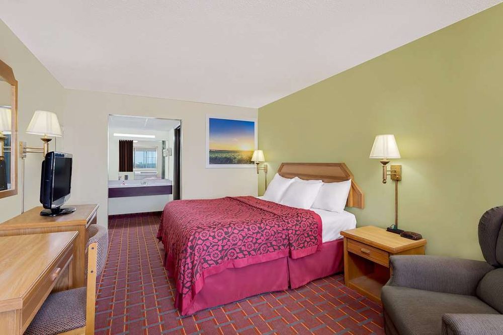 DAYS INN BY WYNDHAM WILLIAMSBURG - Updated November 2025 - 20 Photos ...