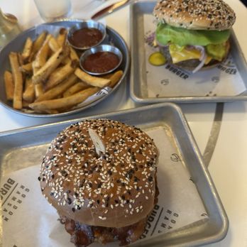 GORDON RAMSAY BURGER - Updated June 2024 - 219 Photos & 133 Reviews ...