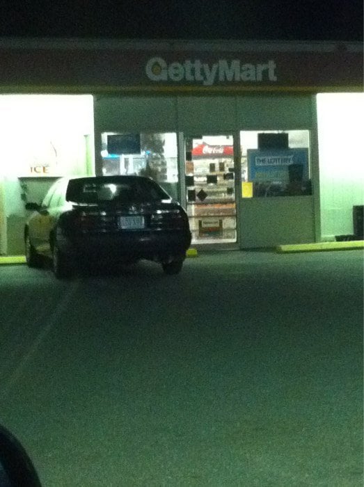 LAKESIDE GETTY MART - Updated July 2025 - 13 Russell St, Hadley ...