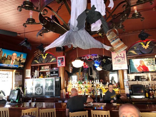 SPRING STREET BAR & GRILL - 67 Photos & 73 Reviews - 300 S Spring St ...