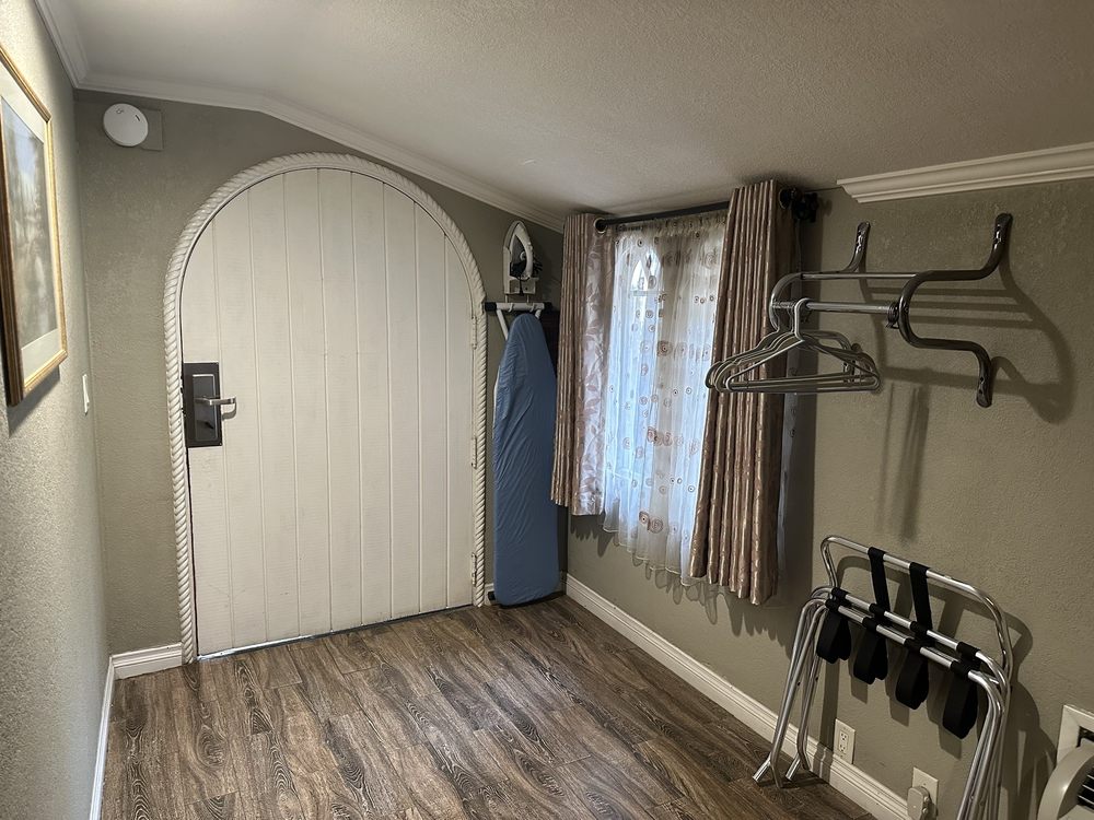 SANTA CRUZ INN - Updated December 2025 - 18 Photos & 30 Reviews - 3425 ...