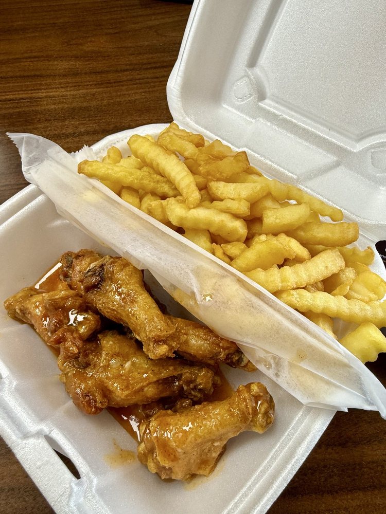 TOUCHDOWN WINGS - Updated December 2025 - 1025 Veterans Memorial Hwy SE ...