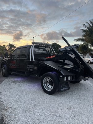 MIAMI SUPERIOR TOWING & RECOVERY - Updated July 2025 - 13 Photos ...