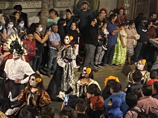 COMPARSA DE CHINAS OAXAQUEÑAS DE GENOVEVA MEDINA - 19 Photos - Av. de ...