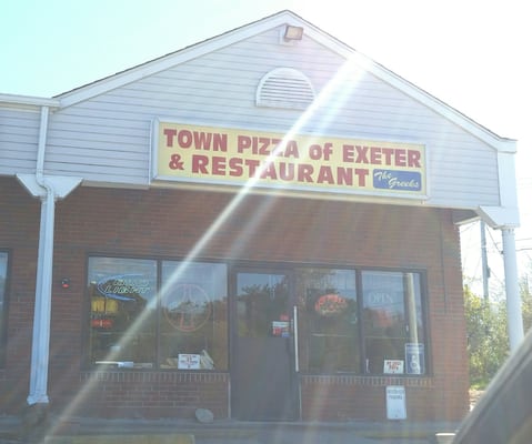 EXETER TOWN PIZZA - 14 Photos & 21 Reviews - 393 S County Trl, Exeter ...