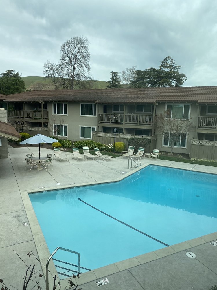 405 Rancho Arroyo Pkwy