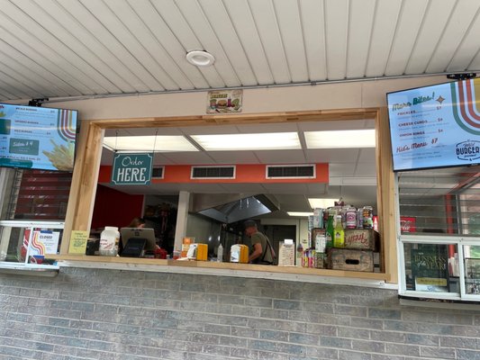 BE WILD BURGERS - Updated September 2025 - 16 Photos & 14 Reviews - 406 S Washington St, Saint ...