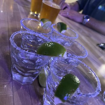 OAK TREE LANES BOWLING AND SPORTS BAR - Updated November 2024 - 110 ...