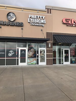 PRETTY EYEBROWS THREADING - Updated October 2024 - 10 Photos & 11 ...