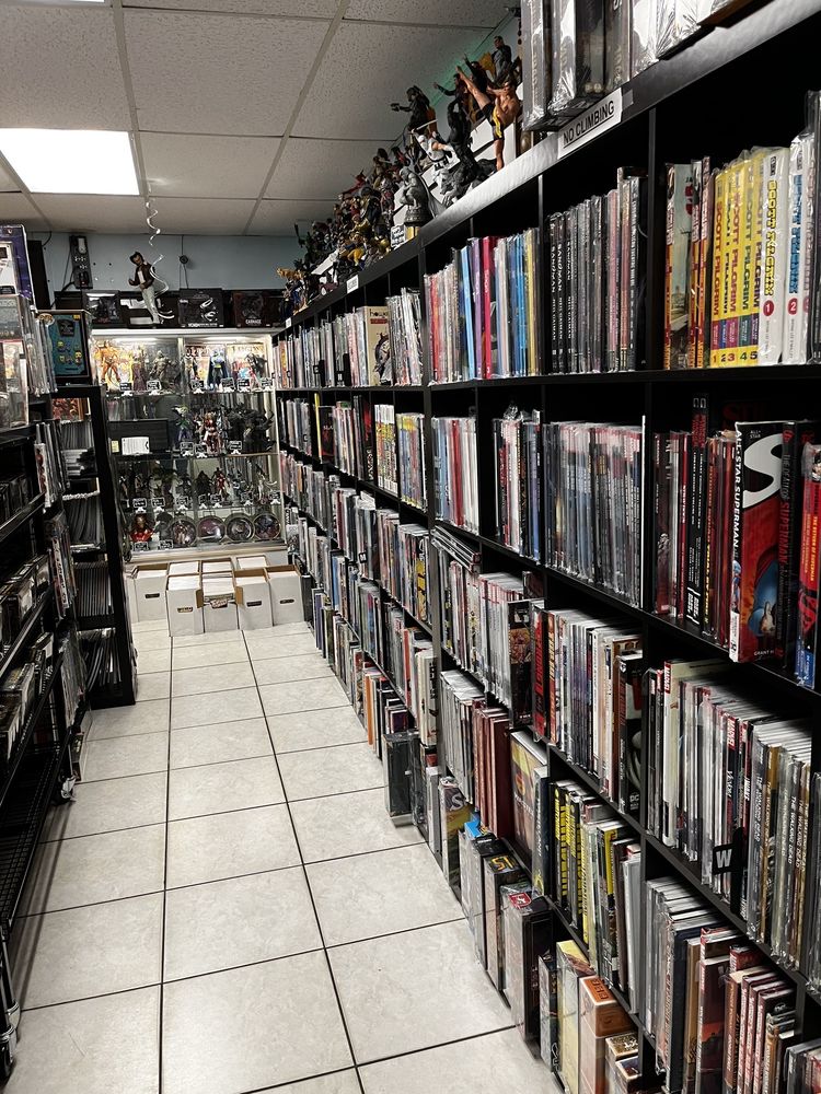 DOCKING BAY 94 COMICS AND GAMES - Updated July 2025 - 37 Photos & 34 ...