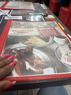 MOM’S FAMILY DINER - Updated September 2024 - 118 Photos & 113 Reviews ...