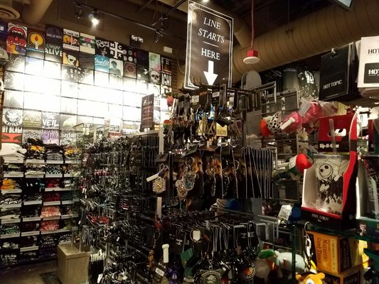 HOT TOPIC - Updated August 2024 - 30 Reviews - 90 15 Queens Blvd ...