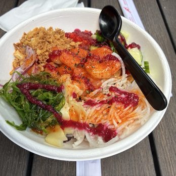 POKE POKÉ - Updated December 2025 - 91 Photos & 43 Reviews - 355 E Ohio ...