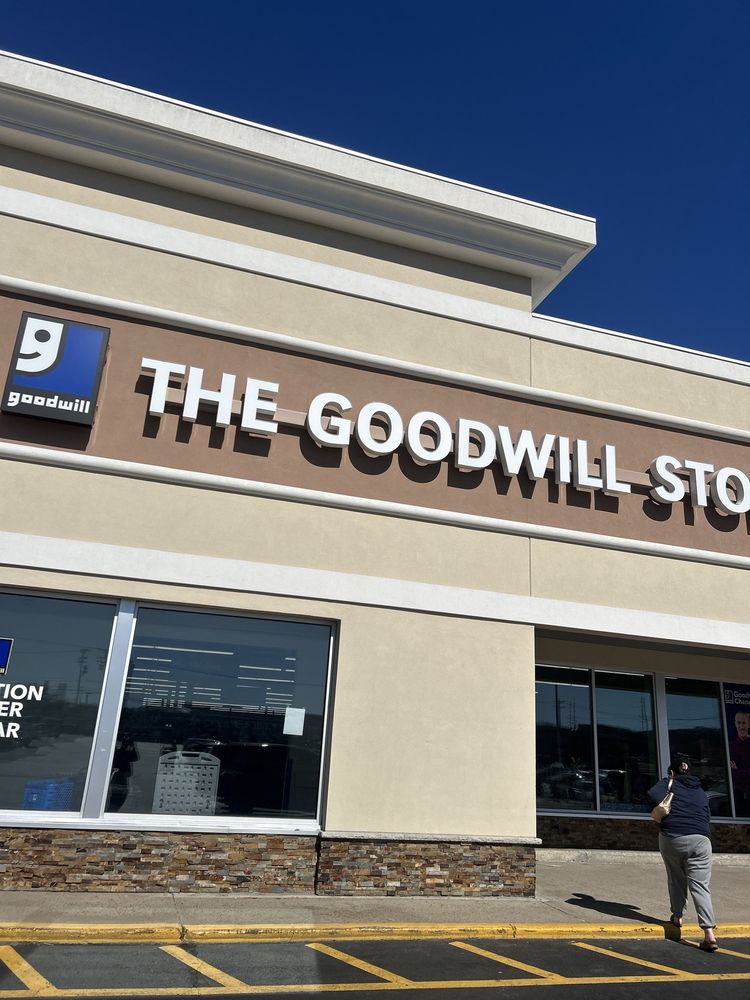 GOODWILL STORE & DONATION CENTER - Updated December 2025 - 22 Reviews ...
