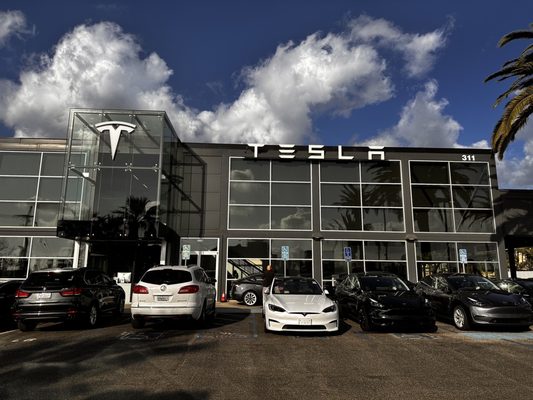 TESLA MOTORS - Updated January 2026 - 19 Photos & 61 Reviews - 311 E ...