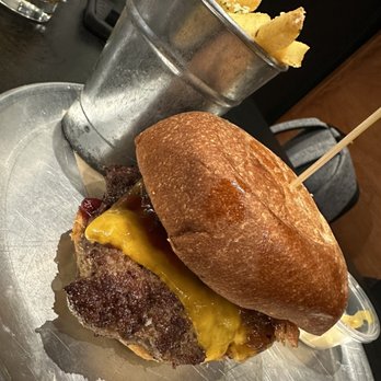 STACK 571 BURGER & WHISKEY BAR - Updated August 2025 - 275 Photos & 237 ...