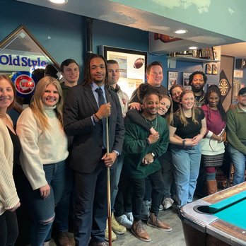 PARROTS BAR & GRILL - Updated July 2025 - 24 Photos & 90 Reviews - 754 ...