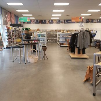 GOODWILL RETAIL STORE AND DONATION CENTER - Updated 05/2025 - 25 Photos ...