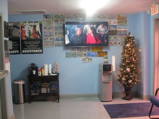 UNIVERSAL AUTO CENTER - Updated November 2025 - 57 Photos & 60 Reviews ...