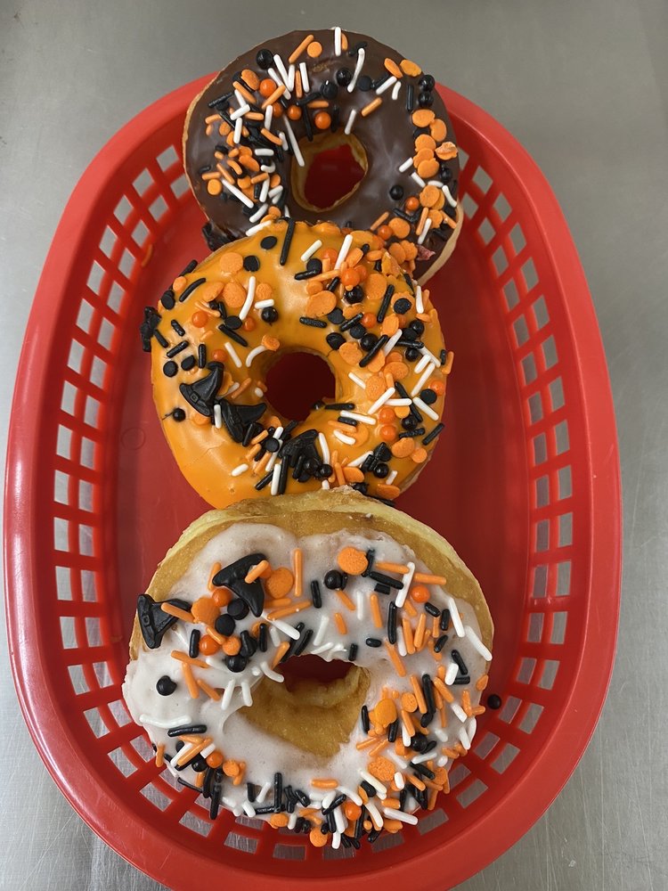 DONUT QUEEN - Updated March 2025 - 11 Photos - 1501 North Parkerson Ave ...