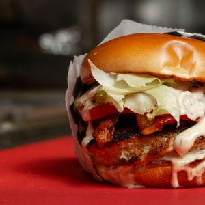 MAIN BURGER - Updated November 2025 - 182 Photos & 122 Reviews - 161 W ...