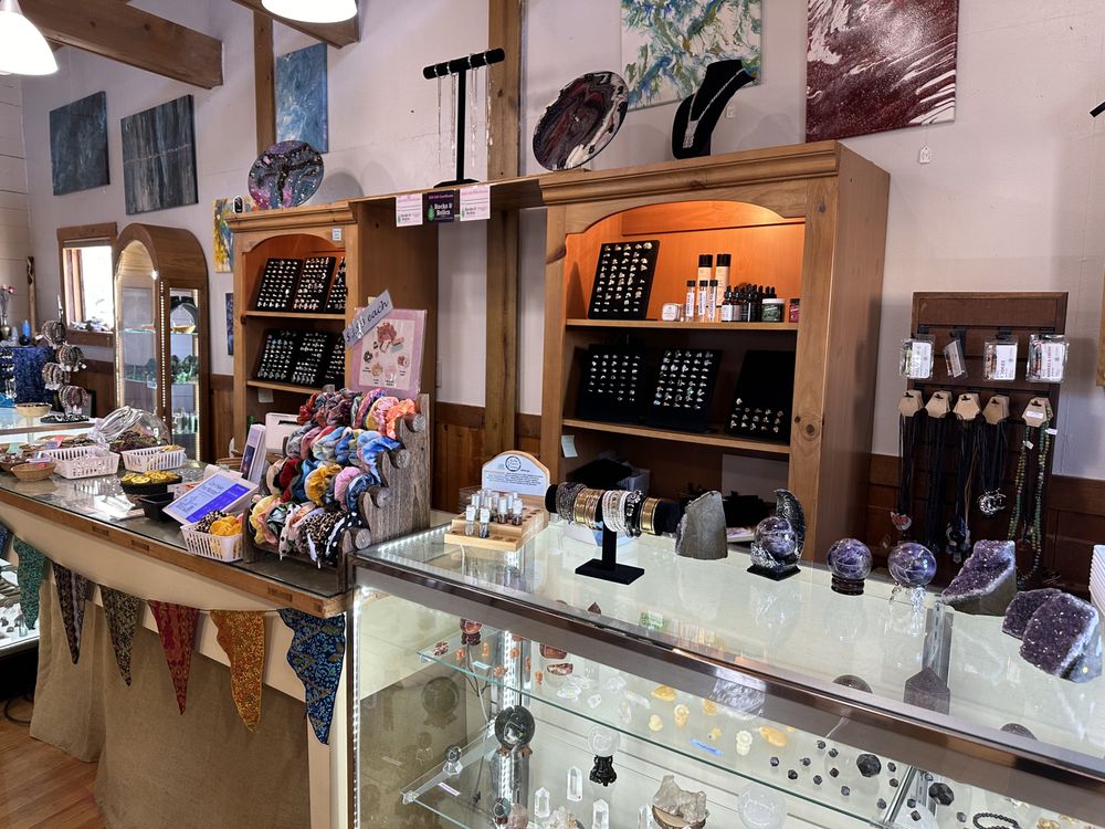 ROCKS & RELICS - Updated December 2025 - 14 Photos - 105 E 2nd St ...