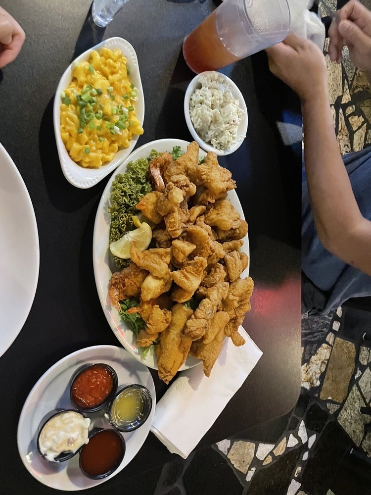 FOXES TRAIL - 103 Photos & 88 Reviews - 305 S Main St, Kokomo, Indiana ...