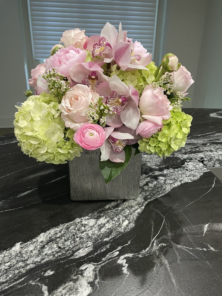 FLOWERS PLUS - Updated April 2025 - 92 Photos & 46 Reviews - 128 S ...