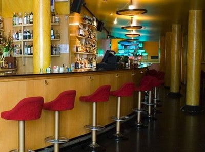 SNOOKER BAR COCTELERIA - Updated August 2024 - Carrer Roger de Lluria, Loire, Barcelona, Spain ...