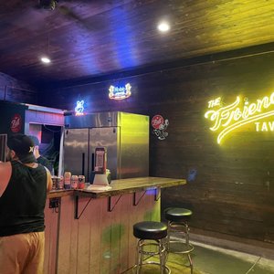 THE FRIENDLY TAVERN - 423 Photos & 337 Reviews - 2632 University Ave ...