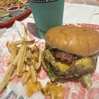 P. TERRY’S BURGER STAND - Updated November 2024 - 18 Photos & 23 ...